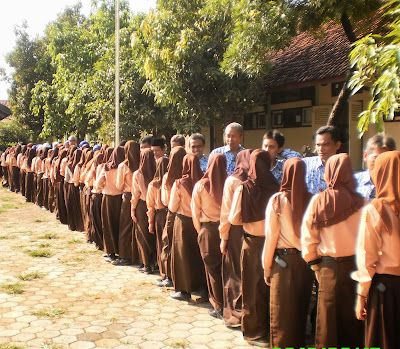 KENAPA SAYA HARUS ANTRI ?? (Pelajaran dan Etika dalam Antrian) | KASKUS