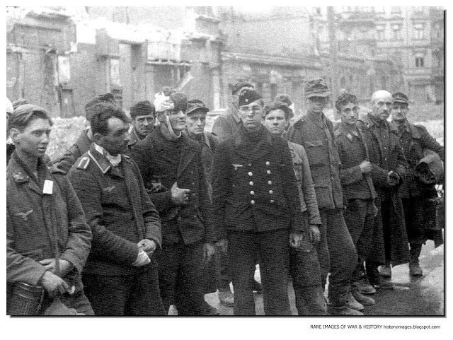 FOTO" Pasca PERTEMPURAN BERLIN - Page 3 | KASKUS