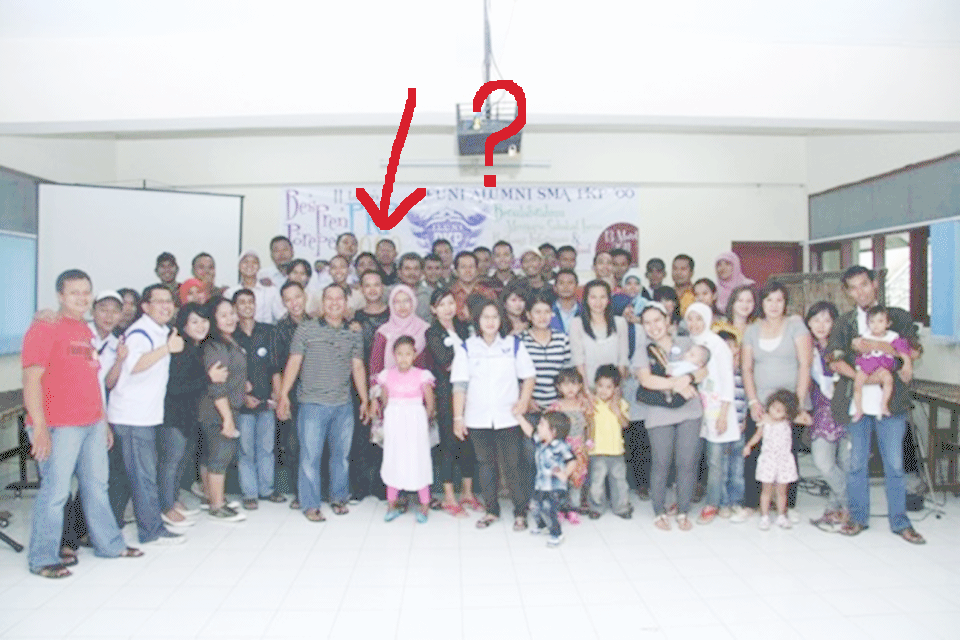 penampakan setan bermuka rata di foto reunian,( asli, bukan sotosop ...