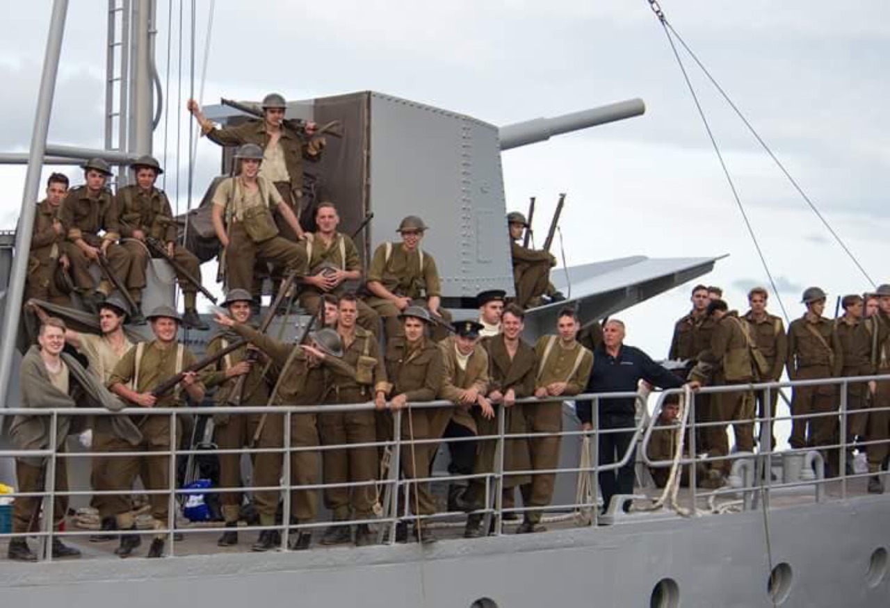 Dunkirk (2017) | directed by Christopher Nolan | KASKUS