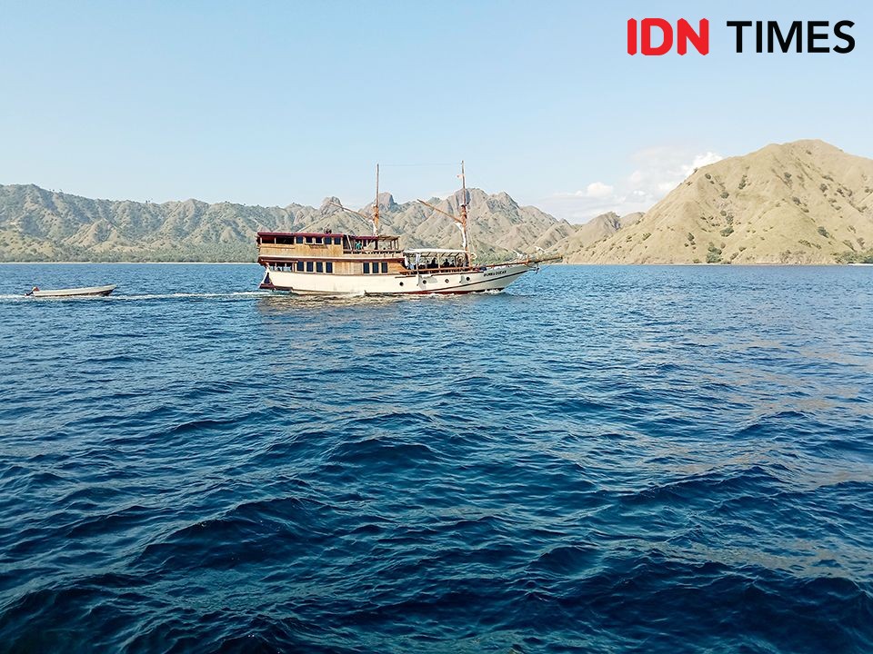 Berlayar dengan Kapal Pinisi Bersama Pelaut Bugis di Labuan Bajo | KASKUS