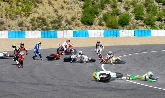 Motorcycle Racing Crash Moment***** | KASKUS