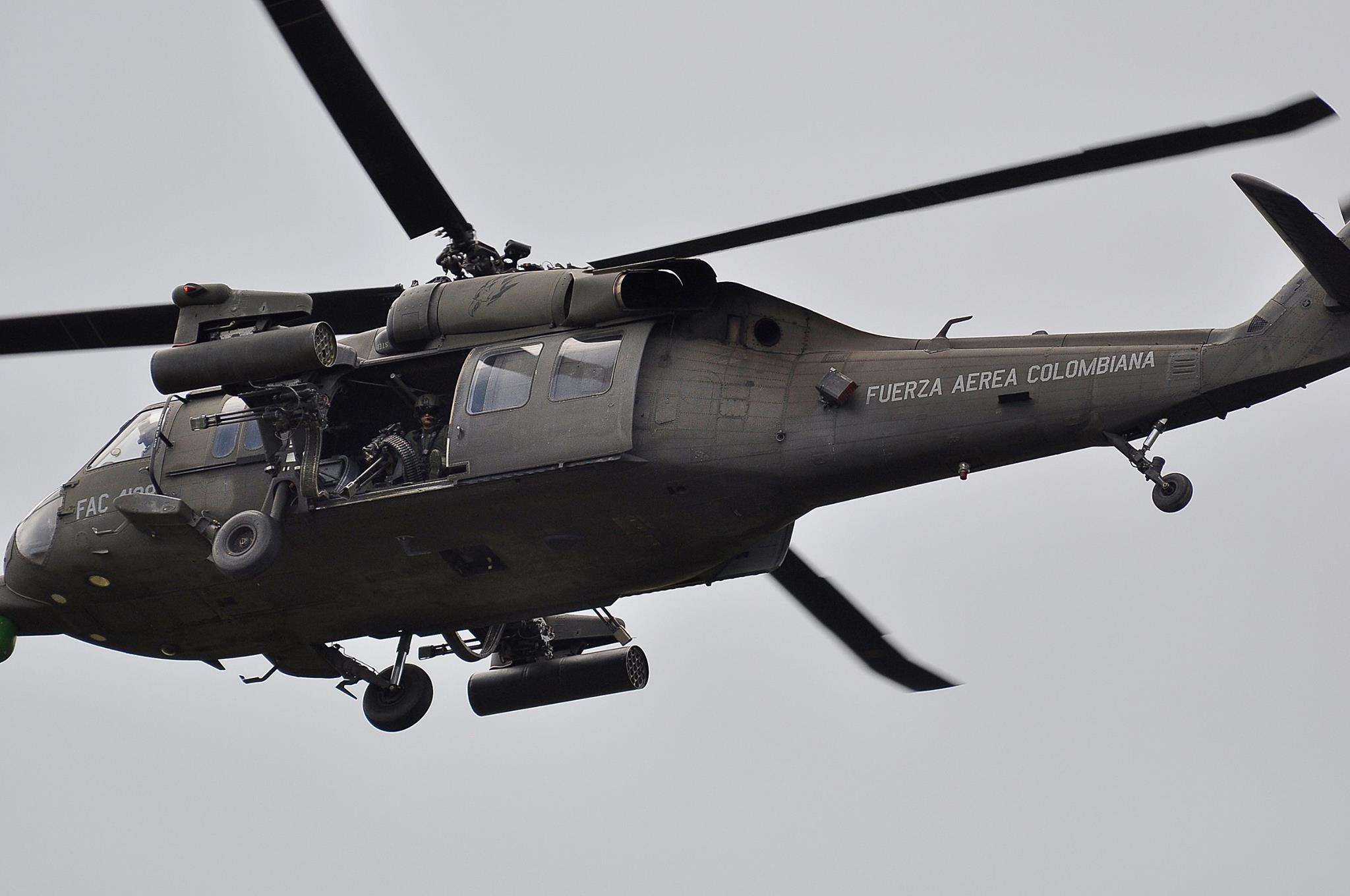 Uh-60 Black Hawk Colombian Army with Gun Pod | KASKUS