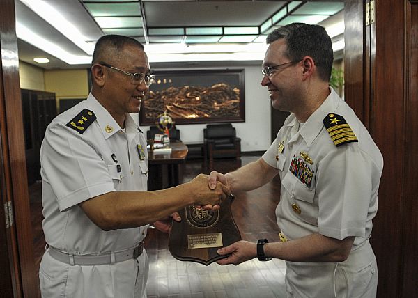 USS Shiloh (Tico Cruiser), Berkunjung Ke Zhanjiang, China (Rather Old ...