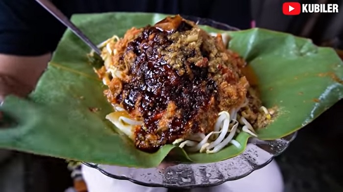 Toge Goreng Legendaris di Bogor, Dimasak Pakai Kayu Bakar Samping ...
