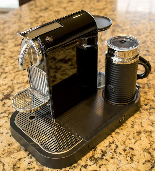 Nespresso Citiz Milk Black Espresso Machine D122usbkne