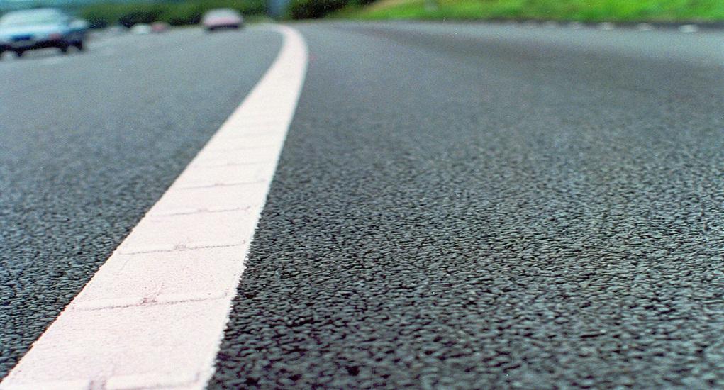 Tak cuman sekedar Warna, Ternyata Warna Marka di Tengah Jalan Ada ...