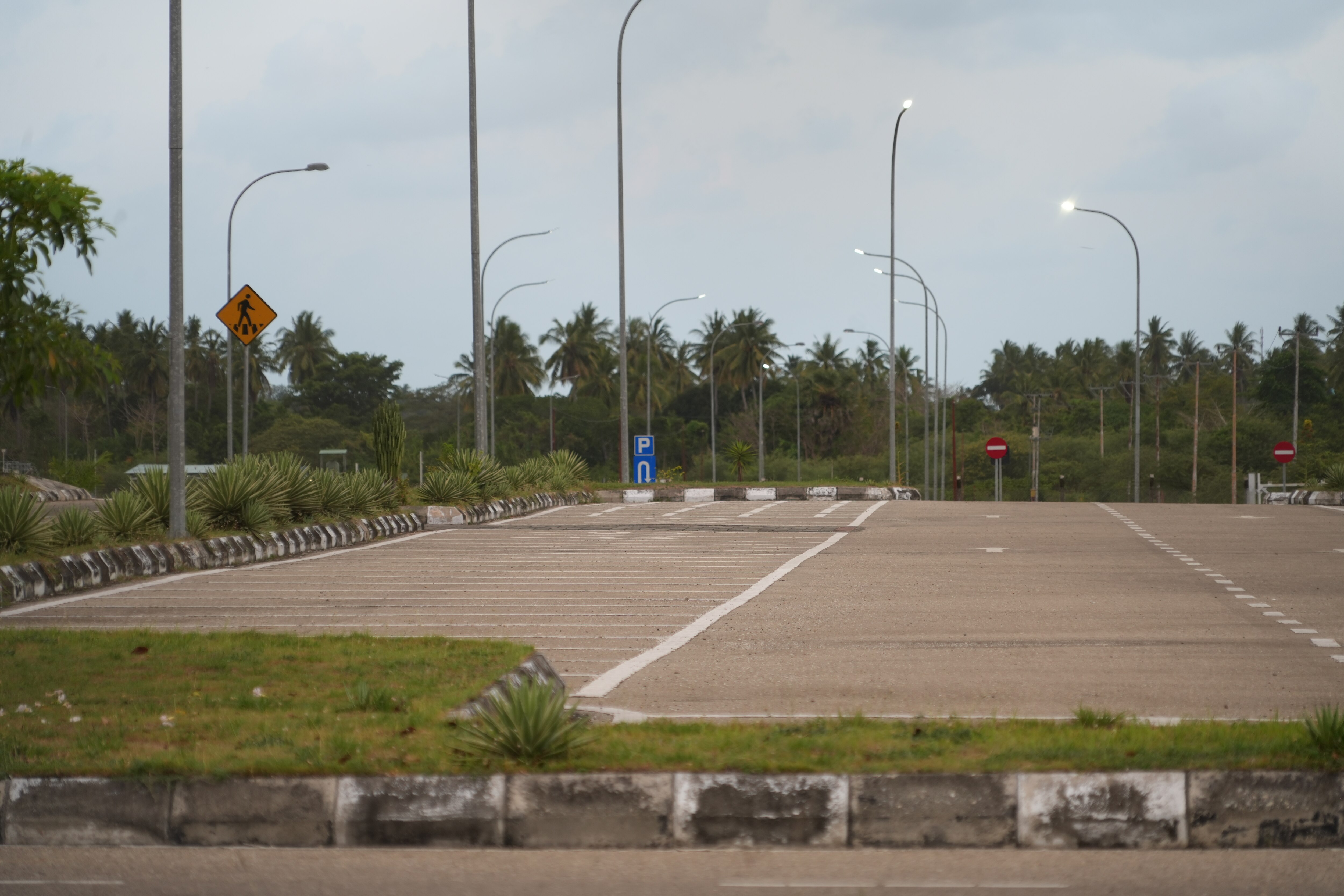 A ghost airport and sinkhole highway as Timor-Leste gambles on oil | KASKUS