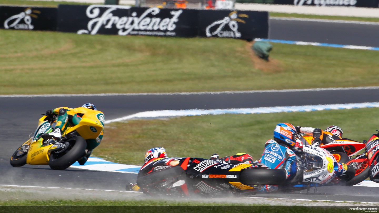 Motorcycle Racing Crash Moment***** | KASKUS