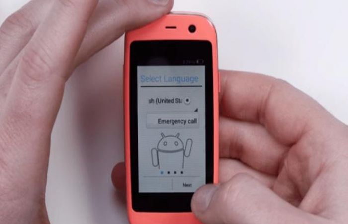 VIDEO: Seperti Ini Loh Penampakan Smartphone Terkecil di Dunia Android ...
