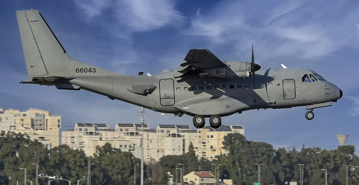 Pesawat CN 235 Buatan Indonesia Terlibat dalam Penyerangan AS ke ...