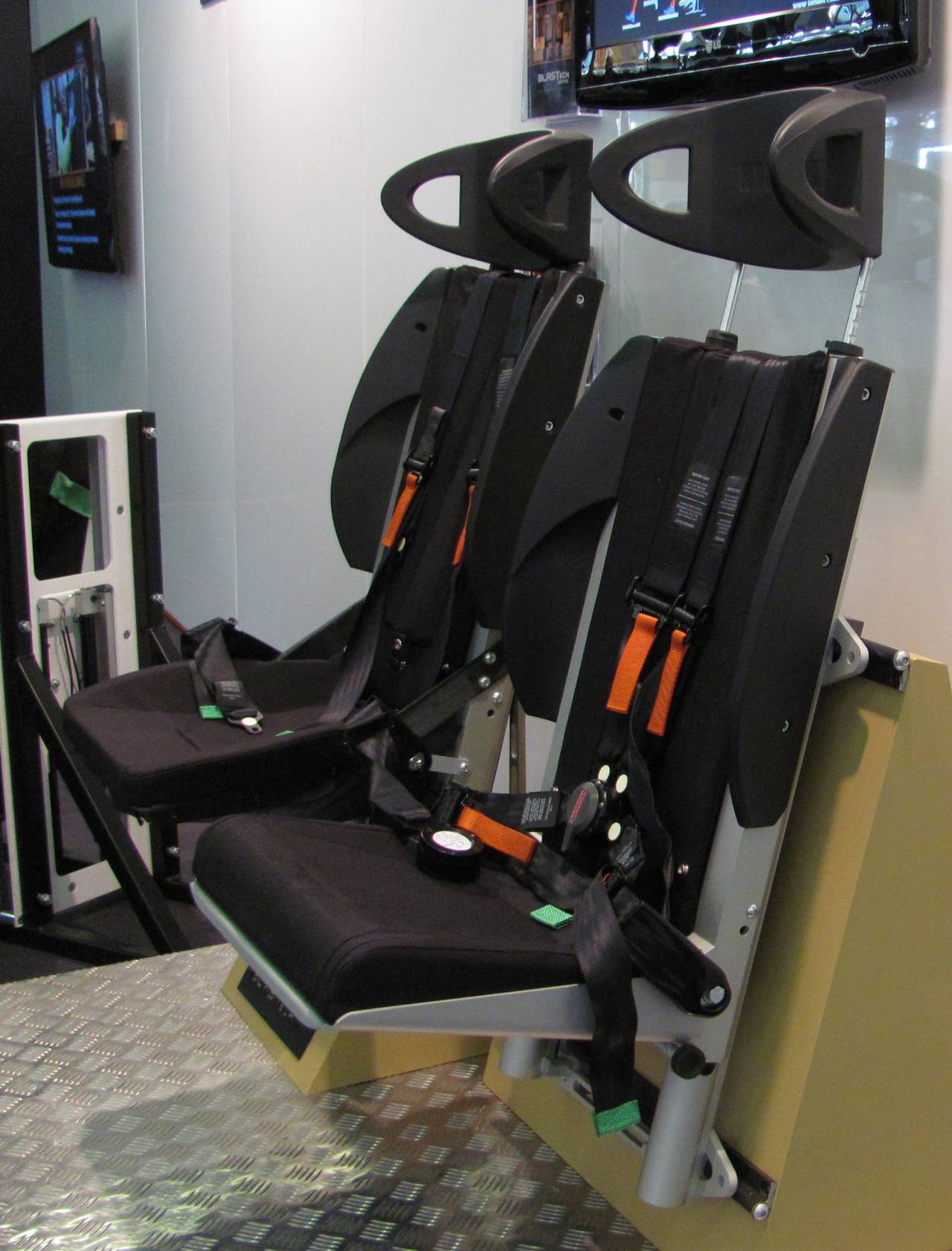 Protection Crews of Combat Vehicle. | KASKUS